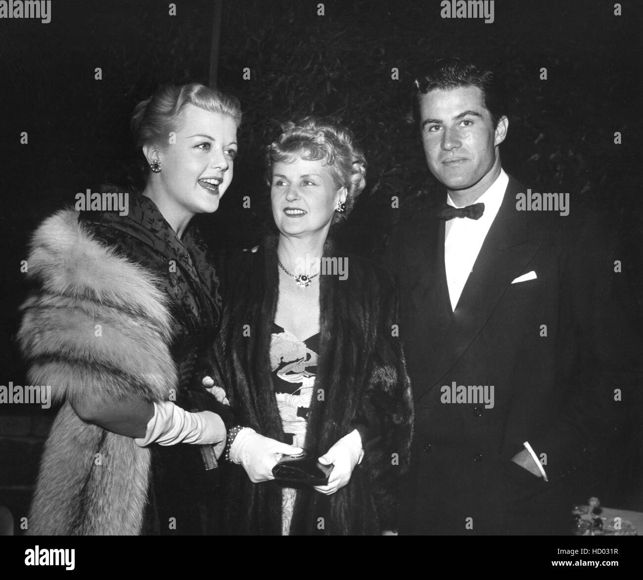 ANGELA LANSBURY, with mother Moyna MacGill and husband Peter Shaw c. 1948 Stock Photo - Alamy