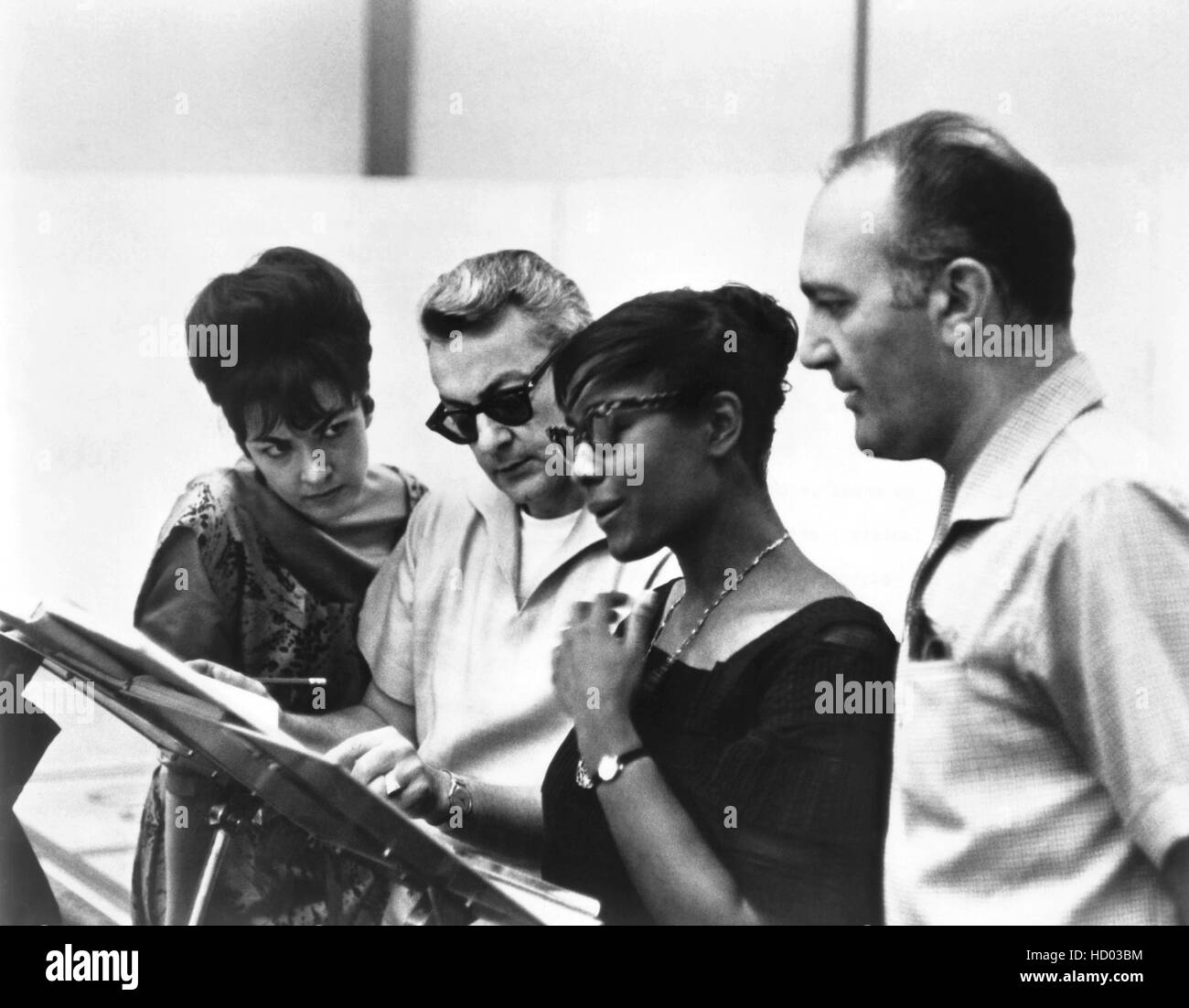 From left: Anna Moffo, producer Richard Mohr, Shirley Verrett, Giorgio ...