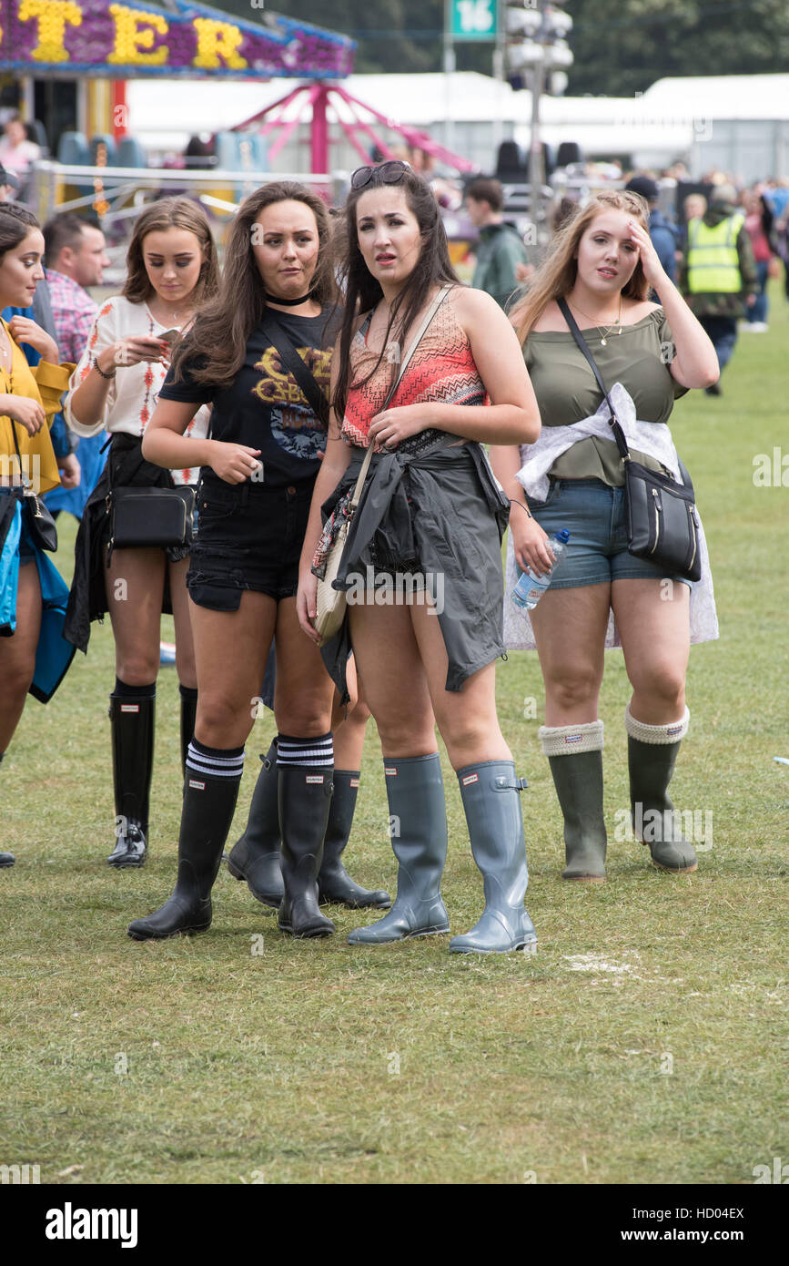 V Festival - Weston Park, Staffordshire - Day 1 Featuring: Atmosphere ...