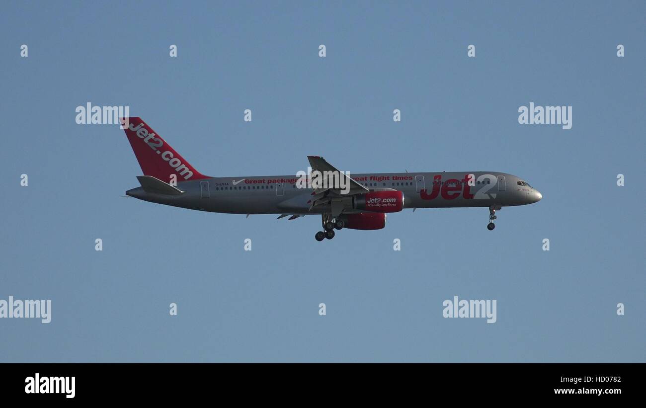 Passenger Jet Landing Airplane Stock Photo - Alamy