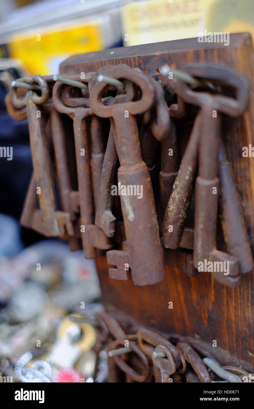 Old keys hi-res stock photography and images - Alamy