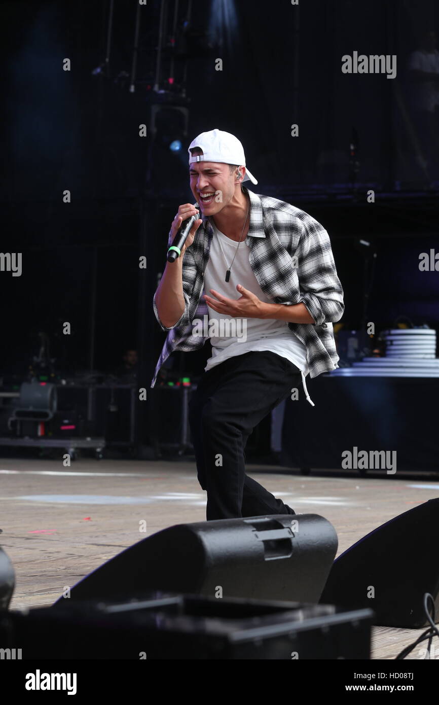 Cal Shapiro of Timeflies on stage during Day Two of the 2016 Billboard ...