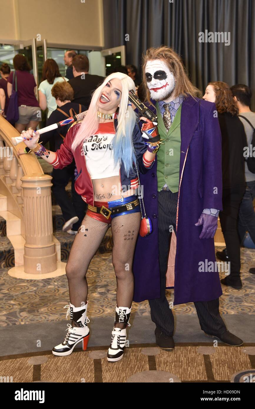 Wizard World Chicago Comic-Con at the Donald E. Stephens Convention ...