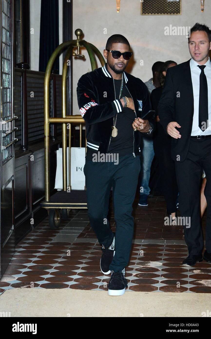 Usher leaving his hotel in New York Featuring: Usher Where: Manhattan ...