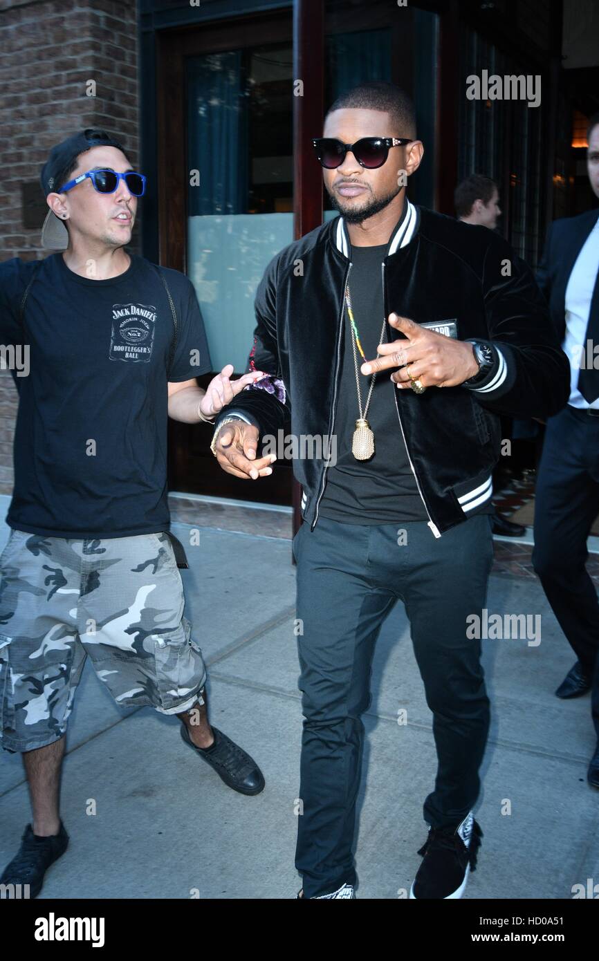 Usher leaving his hotel in New York Featuring: Usher Where: Manhattan ...