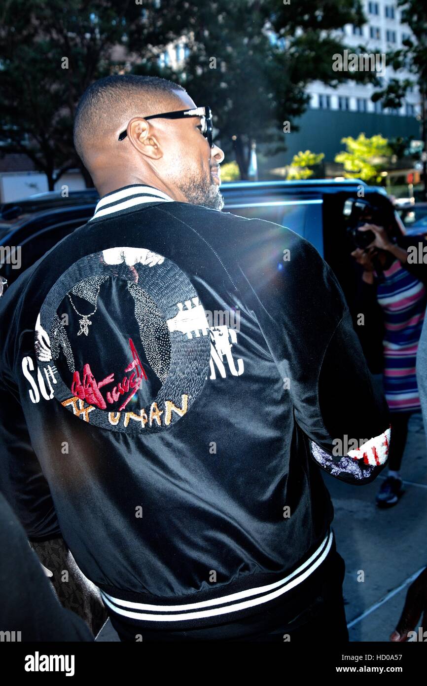 Usher leaving his hotel in New York Featuring: Usher Where: Manhattan ...