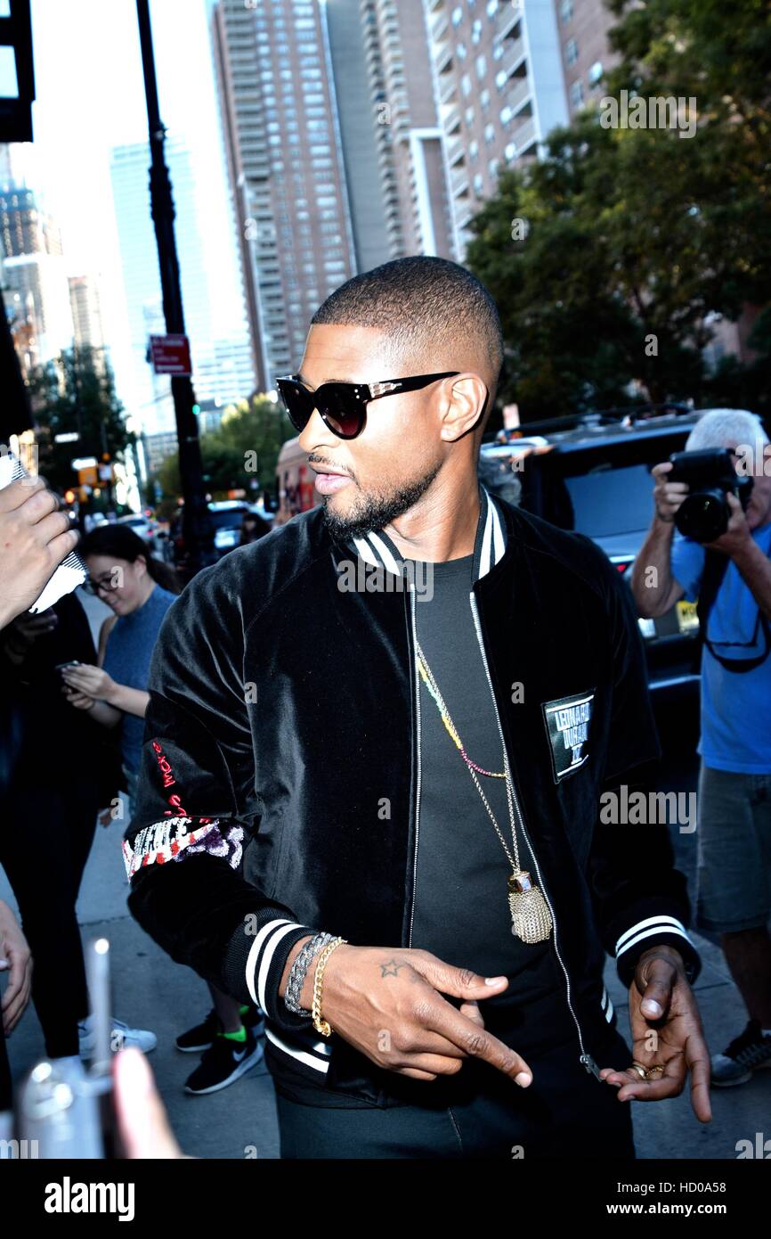 Usher leaving his hotel in New York Featuring: Usher Where: Manhattan ...
