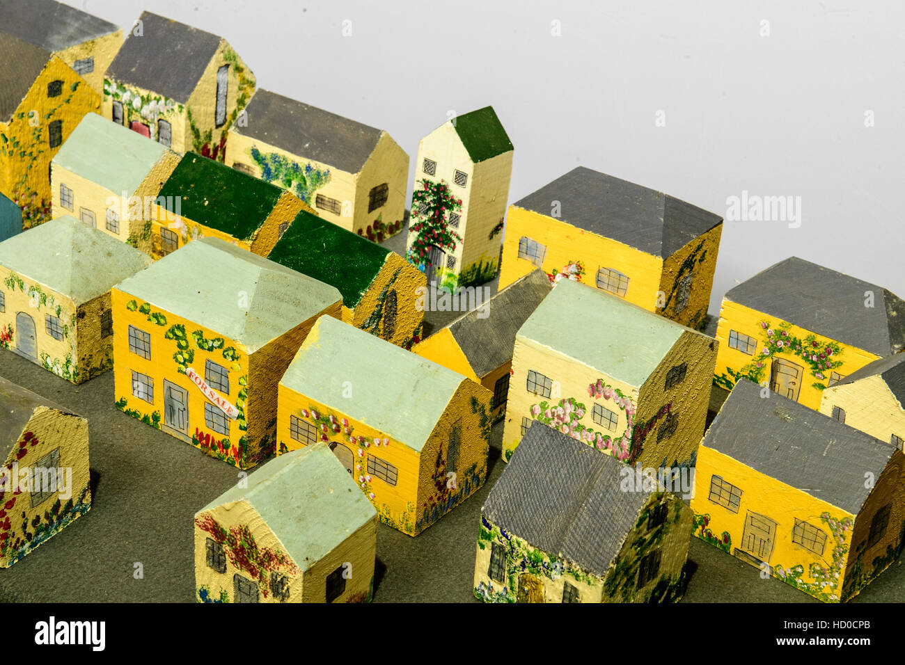 Crowded housing hi-res stock photography and images - Alamy
