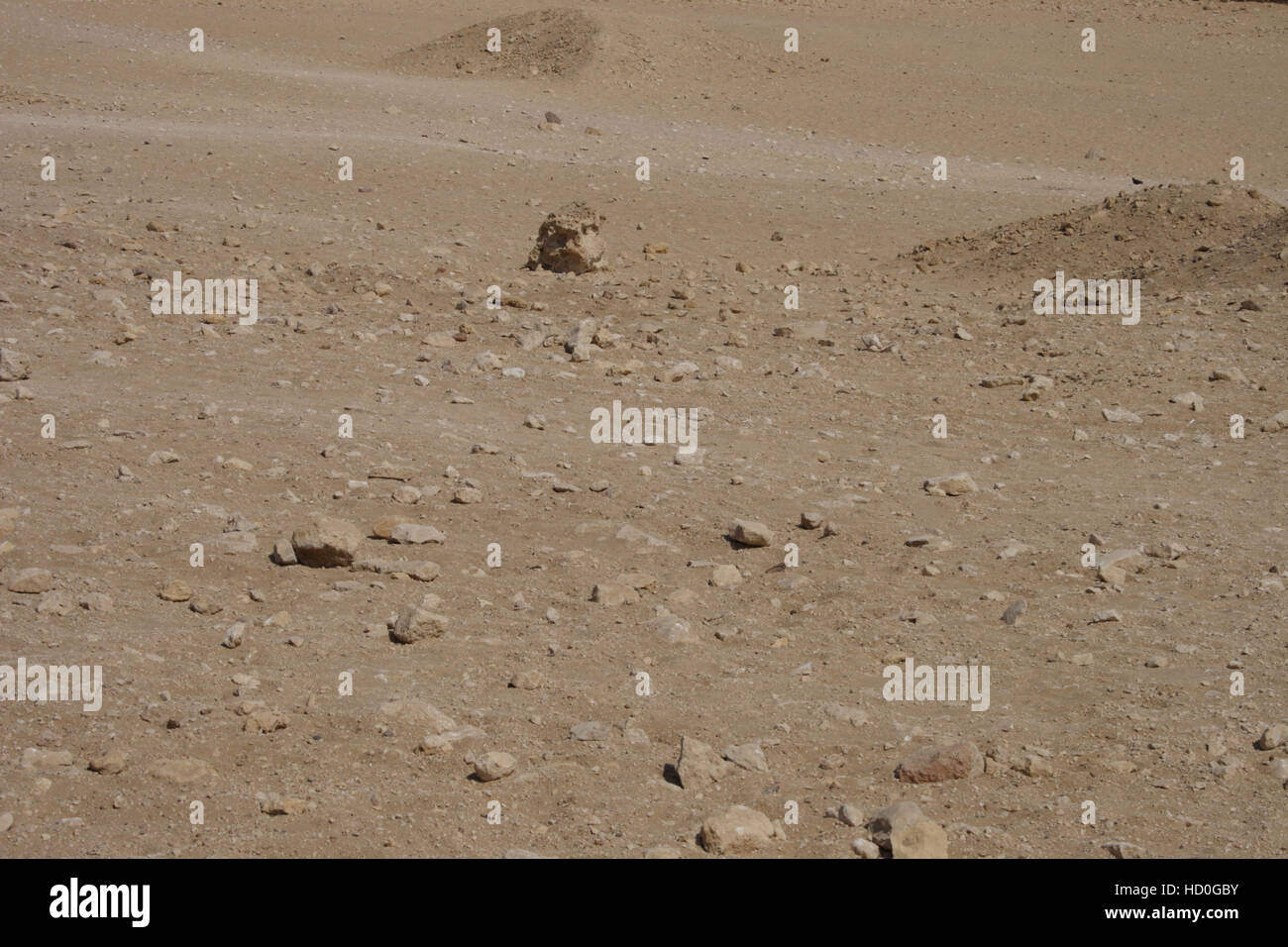 Desert sand pyramid hi-res stock photography and images - Alamy