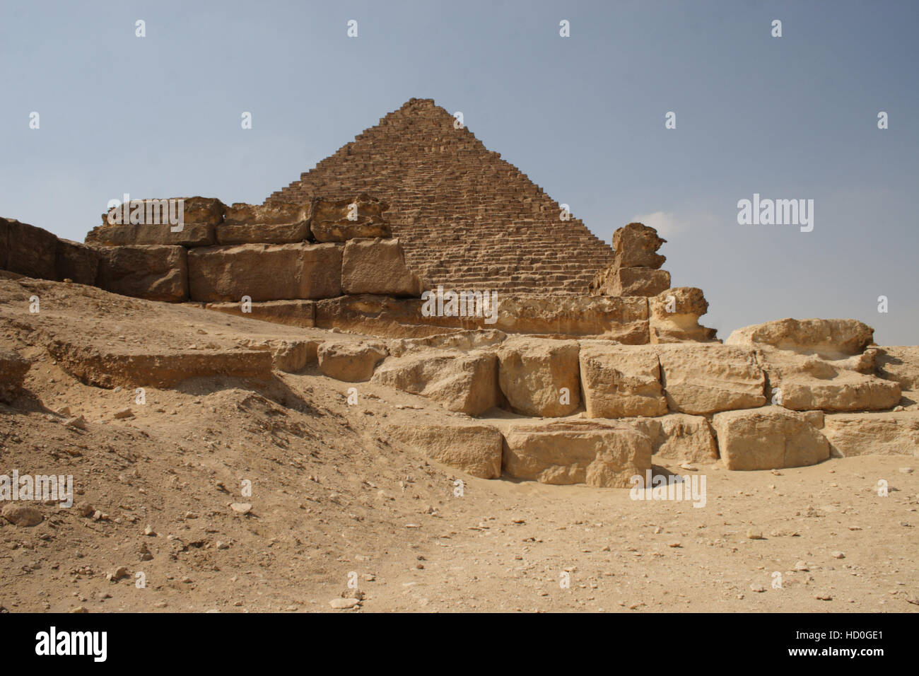 Desert sand pyramid hi-res stock photography and images - Alamy