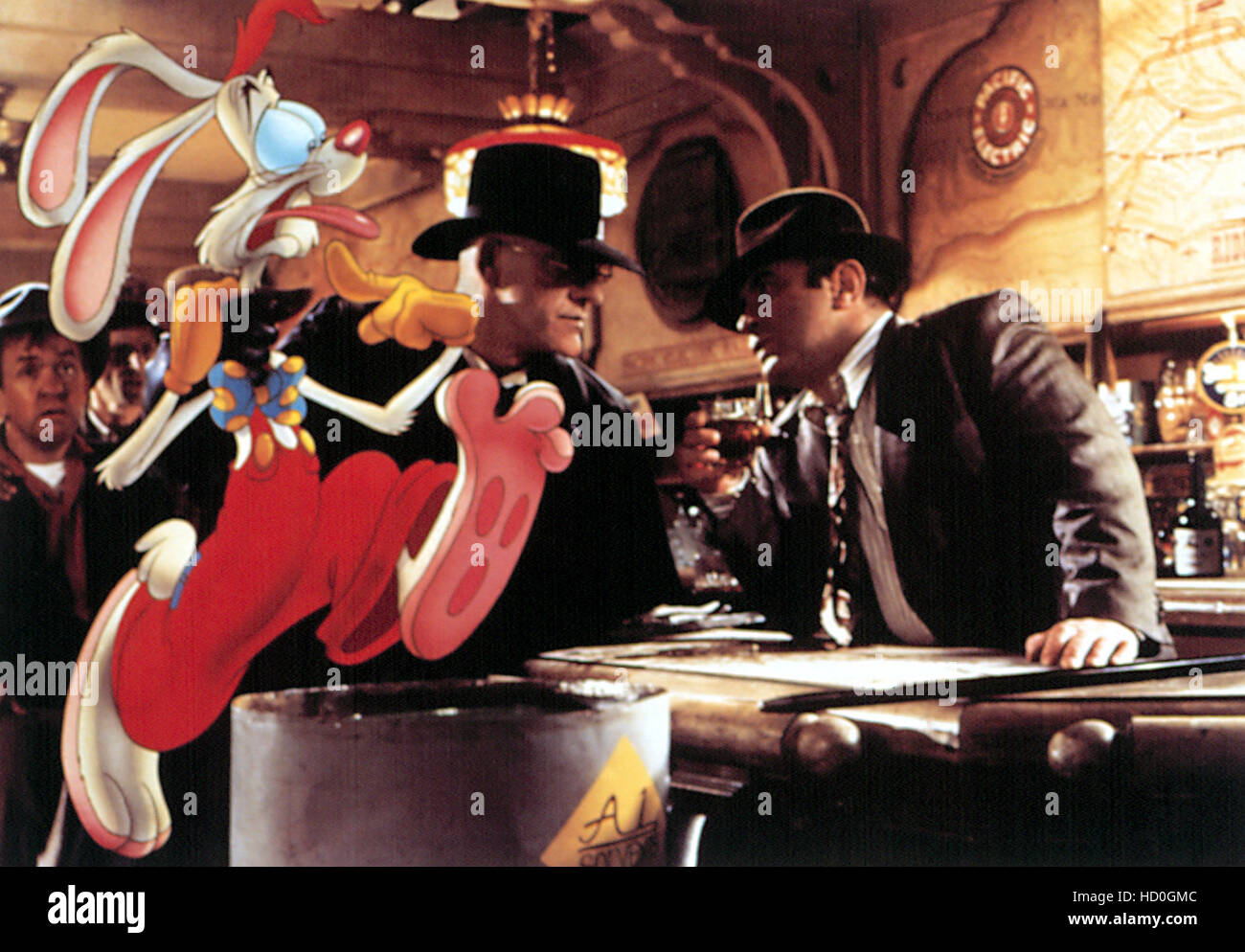 WHO FRAMED ROGER RABBIT, Roger Rabbit, Christopher Lloyd, Bob Hoskins ...