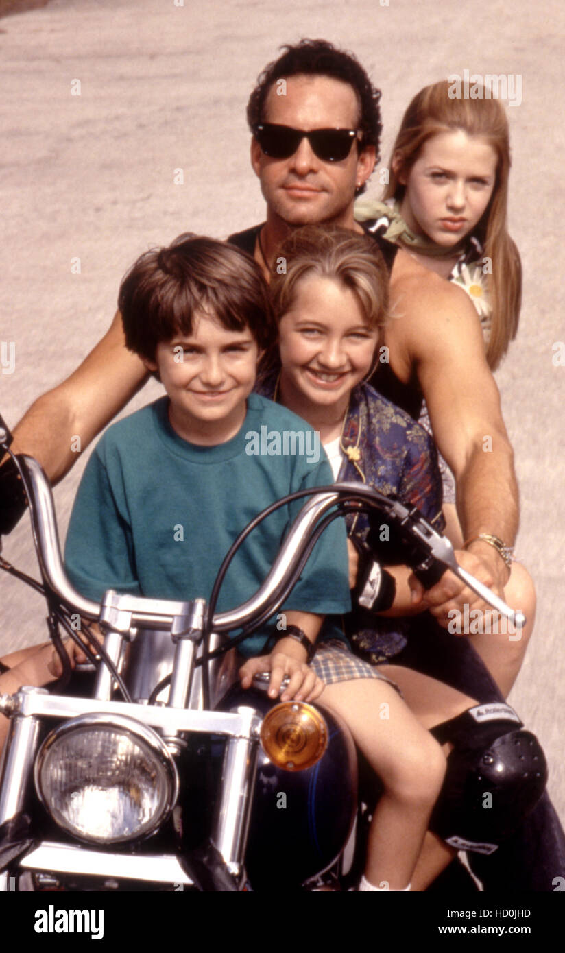 ZEUS AND ROXANNE, Miko Hughes, Jessica Howell, Steve Guttenberg ...