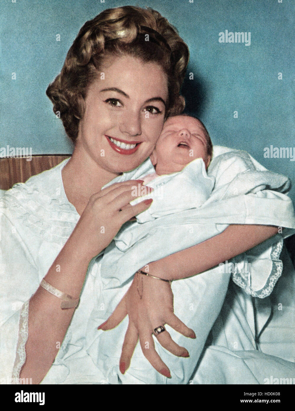 Shirley Jones, with her newborn son, Patrick Cassidy, January 1962 ...