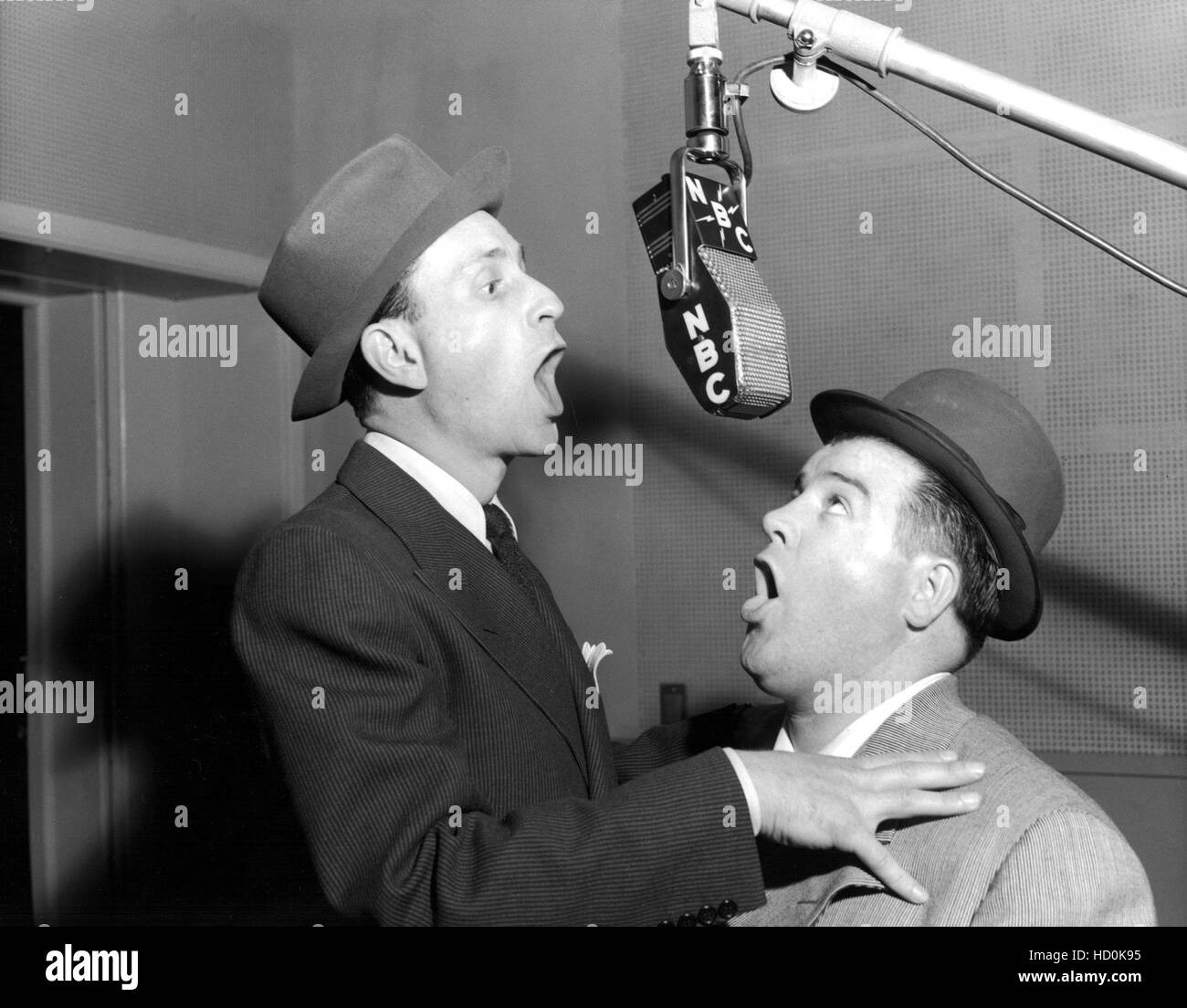 BUD ABBOTT and LOU COSTELLO [Abbott & Costello] do a gag shot for their ...