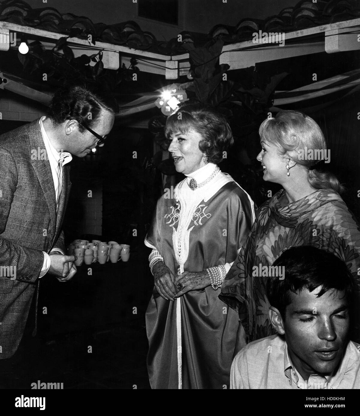 Pat McGoohan, Agnes Moorehead, Debbie Reynolds, Tony Bill, late 1960s ...