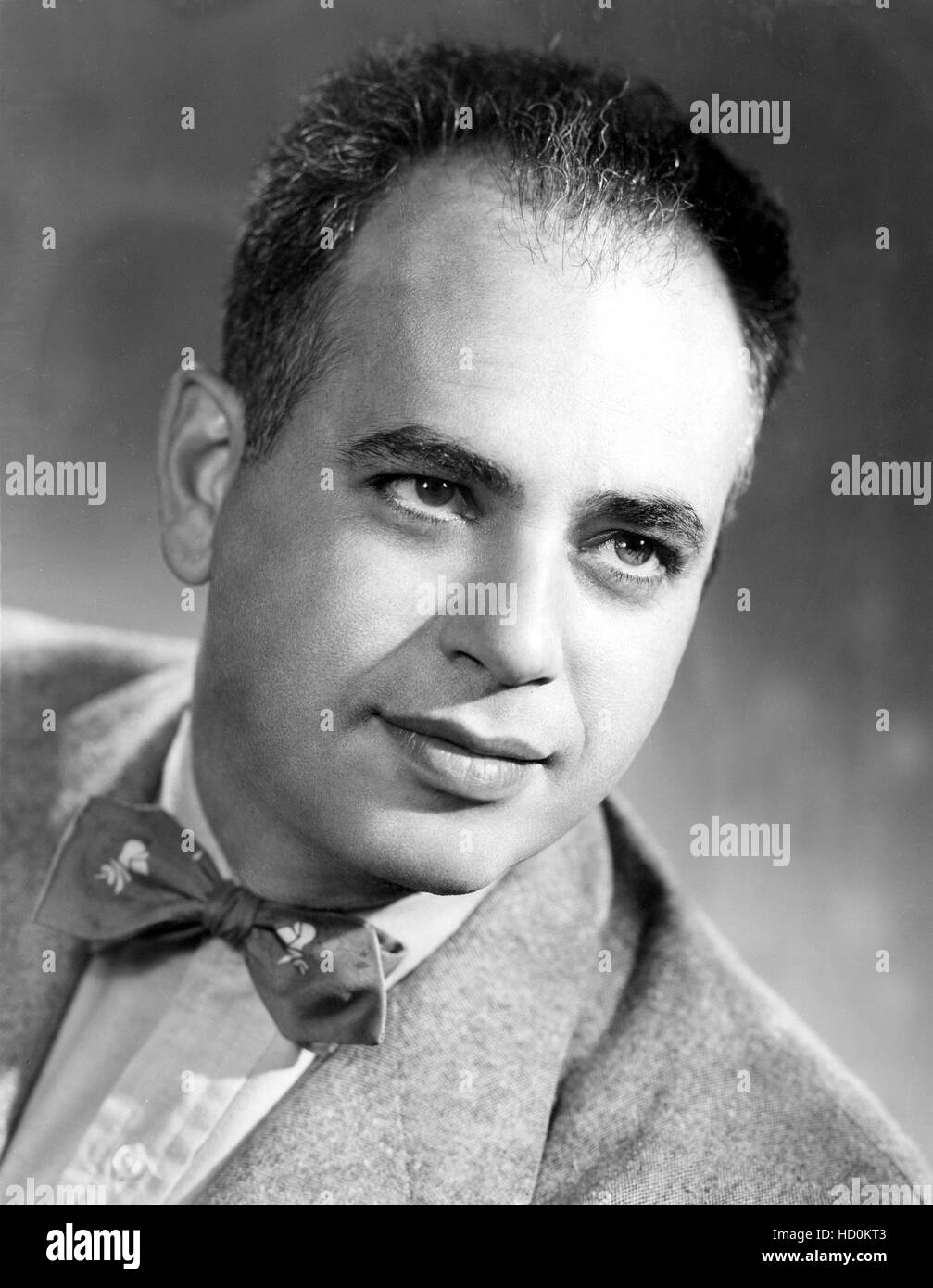 ALLEN FUNT star of CANDID MICROPHONE on CBS Radio, 6/6/1950 Stock Photo ...