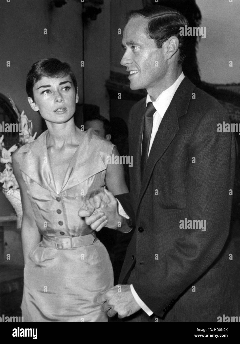 AUDREY HEPBURN and MEL FERRER arrive in Italy with the announcement of ...