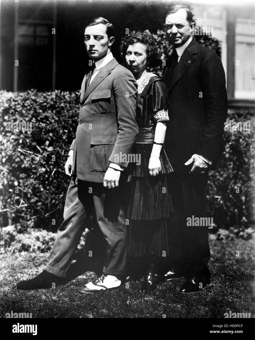 Buster Keaton with mother (Myra) and Joseph (father), 1921 Stock Photo ...