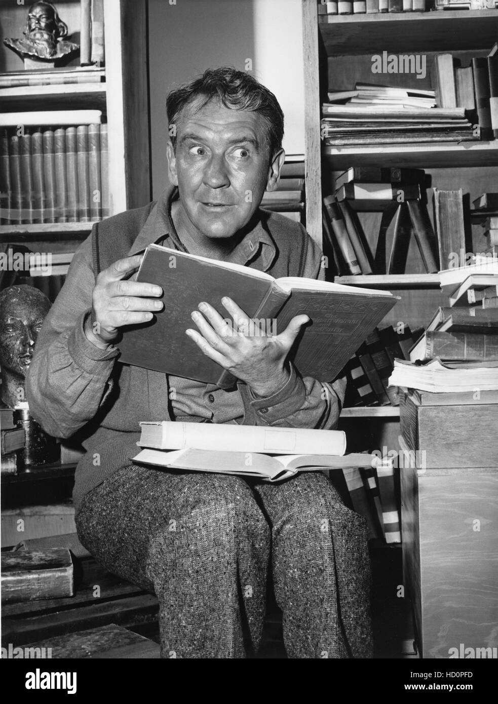 TWILIGHT ZONE, Burgess Meredith, episode 'The Obsolete Man', June 2 ...