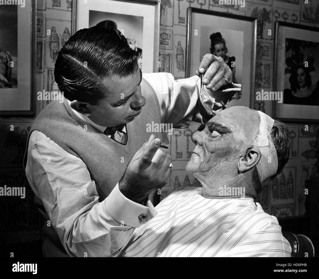 Monster makeup artist hi-res stock photography and images - Alamy