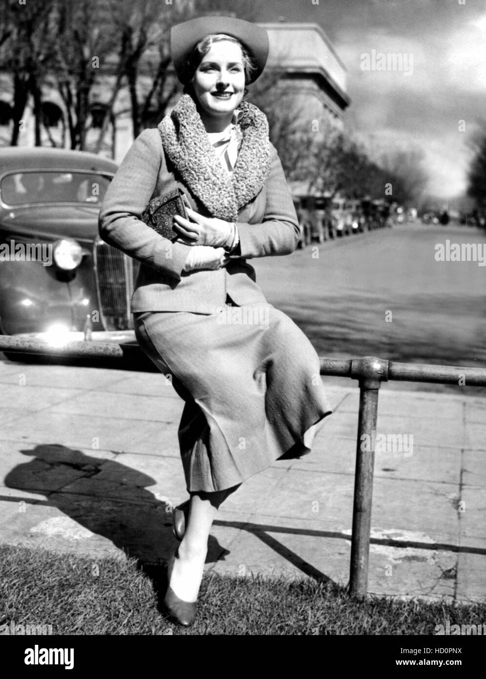 Catherine Dale Owen poses for photographers, 1937 Stock Photo - Alamy