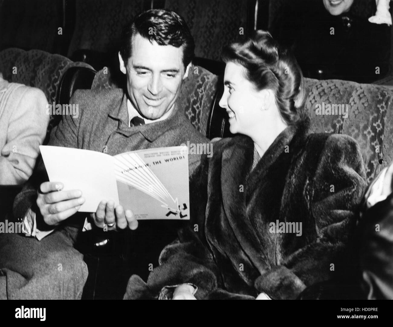 From left: Cary Grant, Barbara Hutton in their last public appearance ...