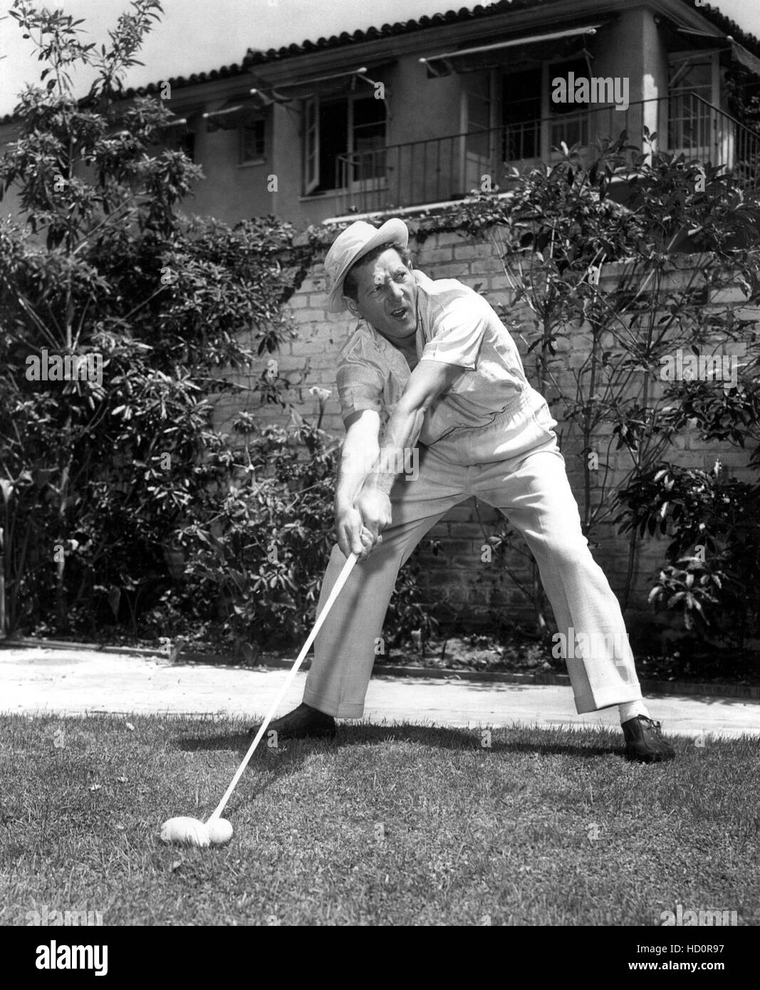 DANNY KAYE proves he's one goofy golfer, 1954 Stock Photo - Alamy
