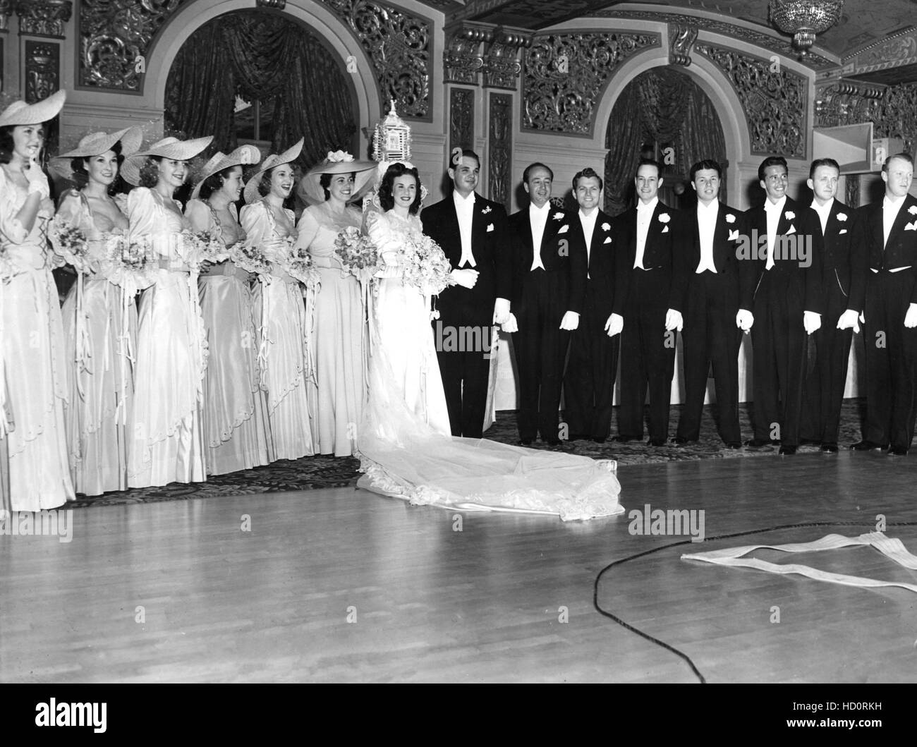 Happy bride and groom 1940s hi-res stock photography and images - Alamy