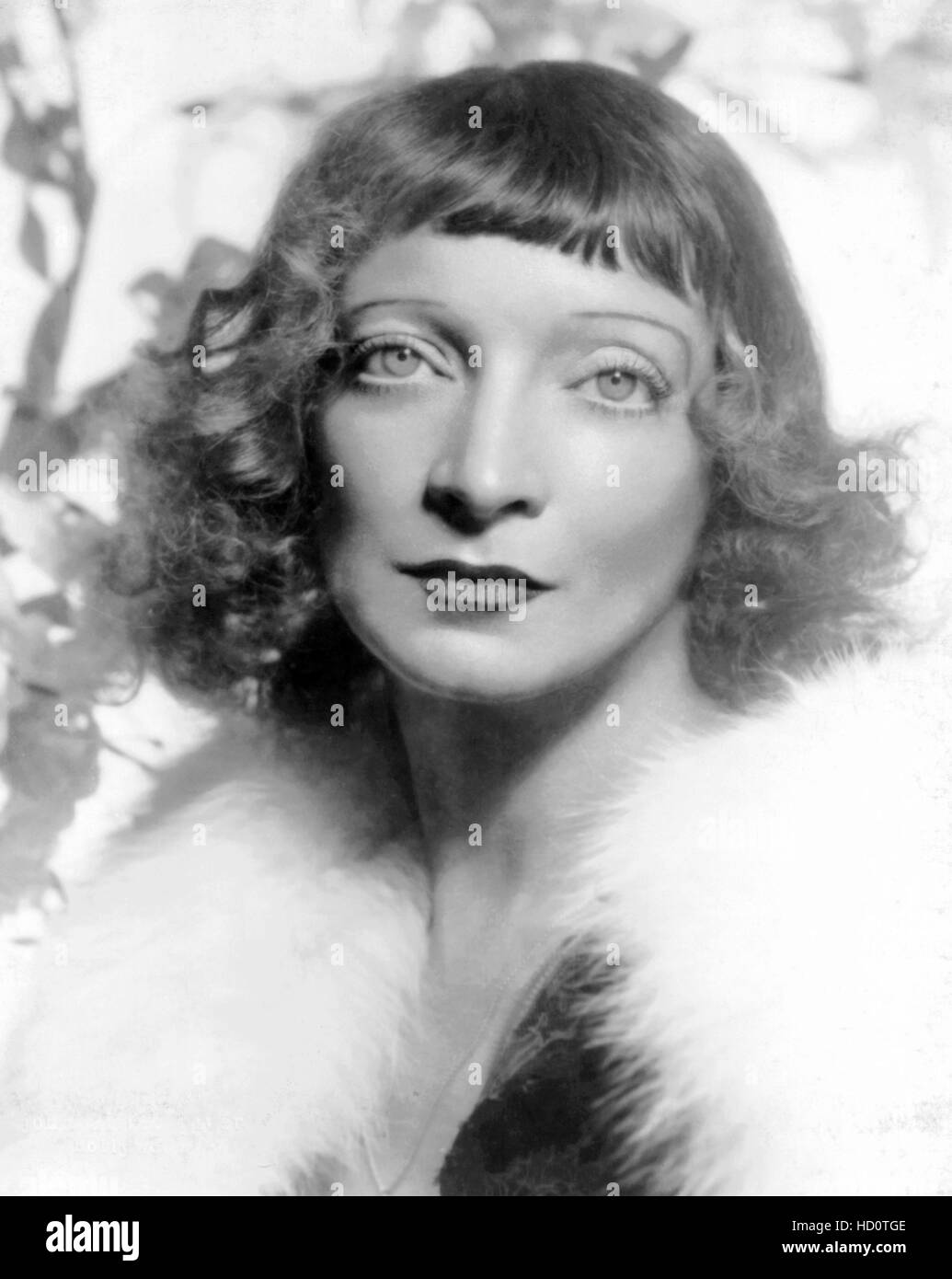 Estelle Winwood, ca. 1920s Stock Photo - Alamy