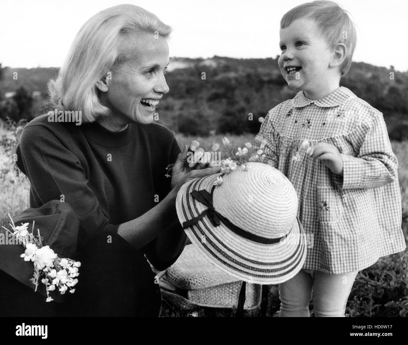 Eva Marie Saint with daughter Laurette in Haifa, Israel, while shooting ...