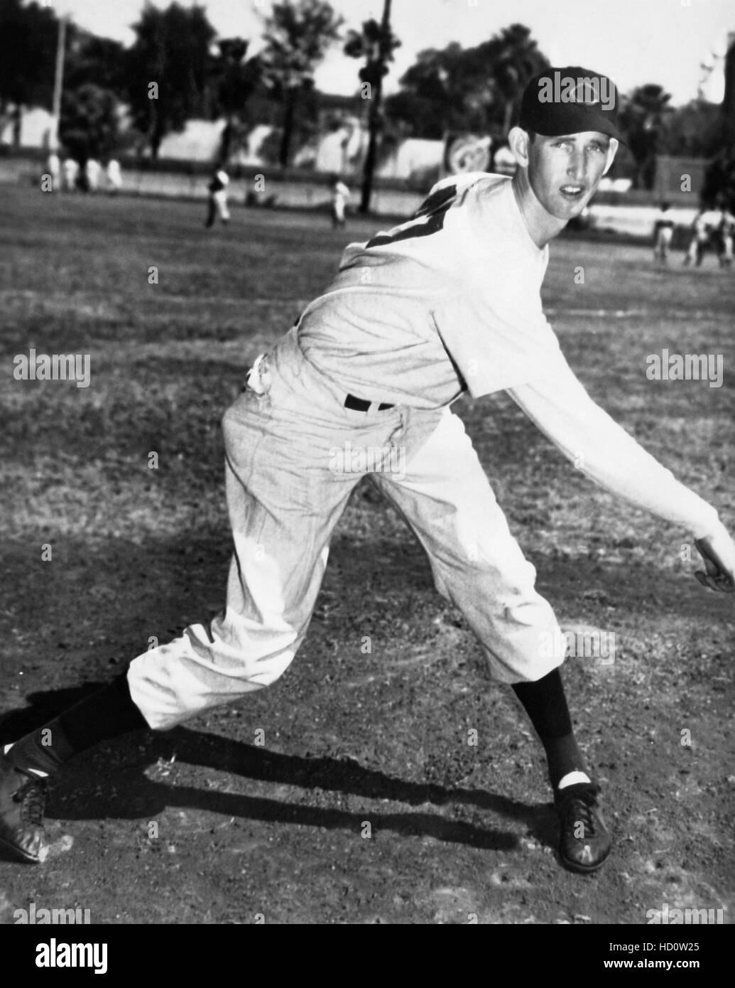 Ewell Blackwell (1922-1996), Cincinnati Reds pitcher from 1942 through ...