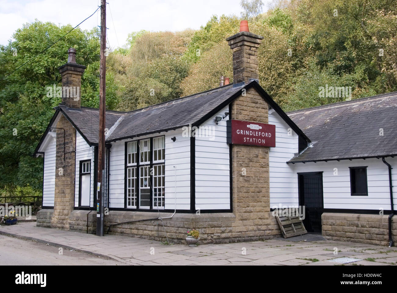 Grindleford station hi-res stock photography and images - Alamy