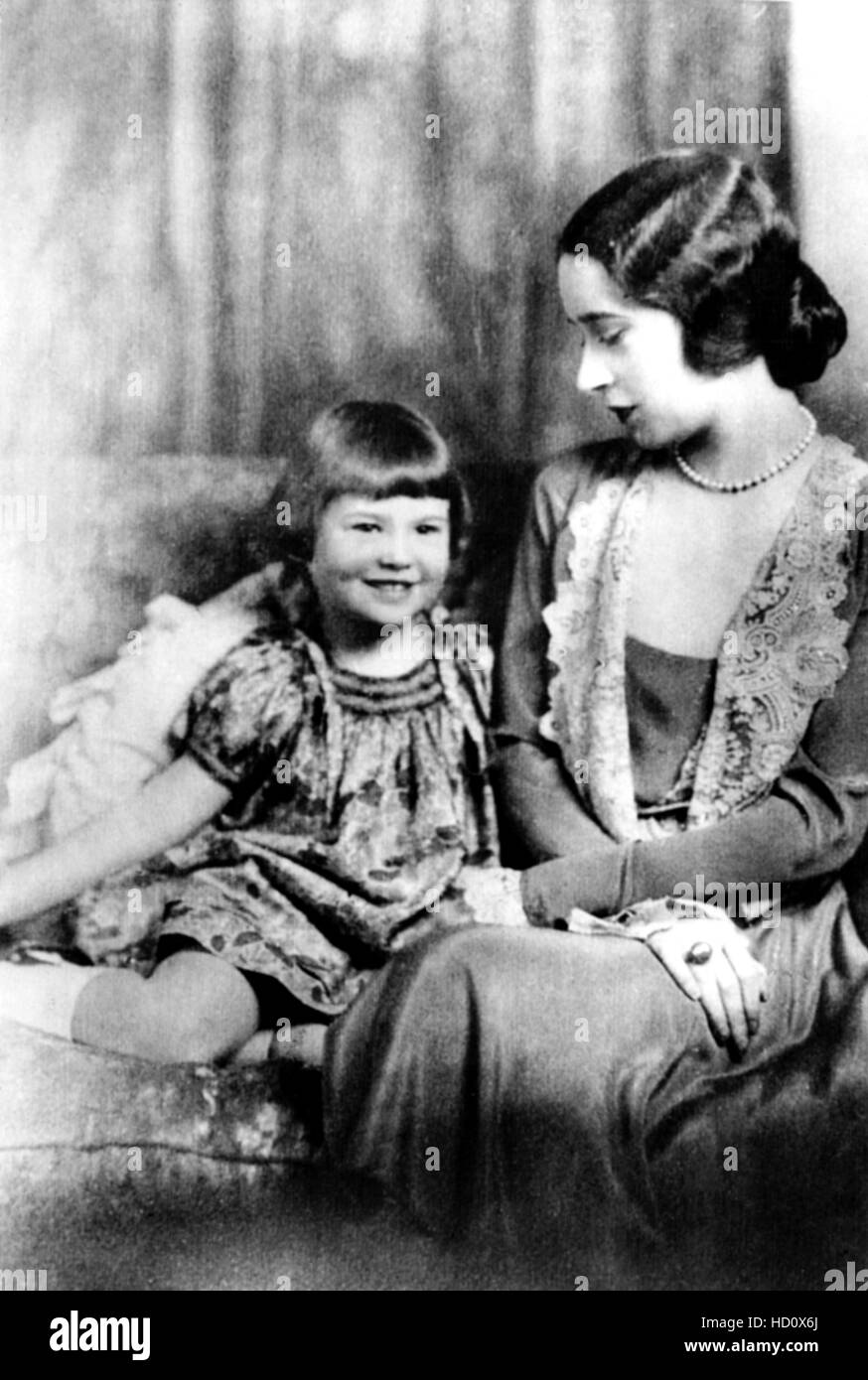 Gloria Vanderbilt (left), with her mother, Mrs. Gloria Morgan ...