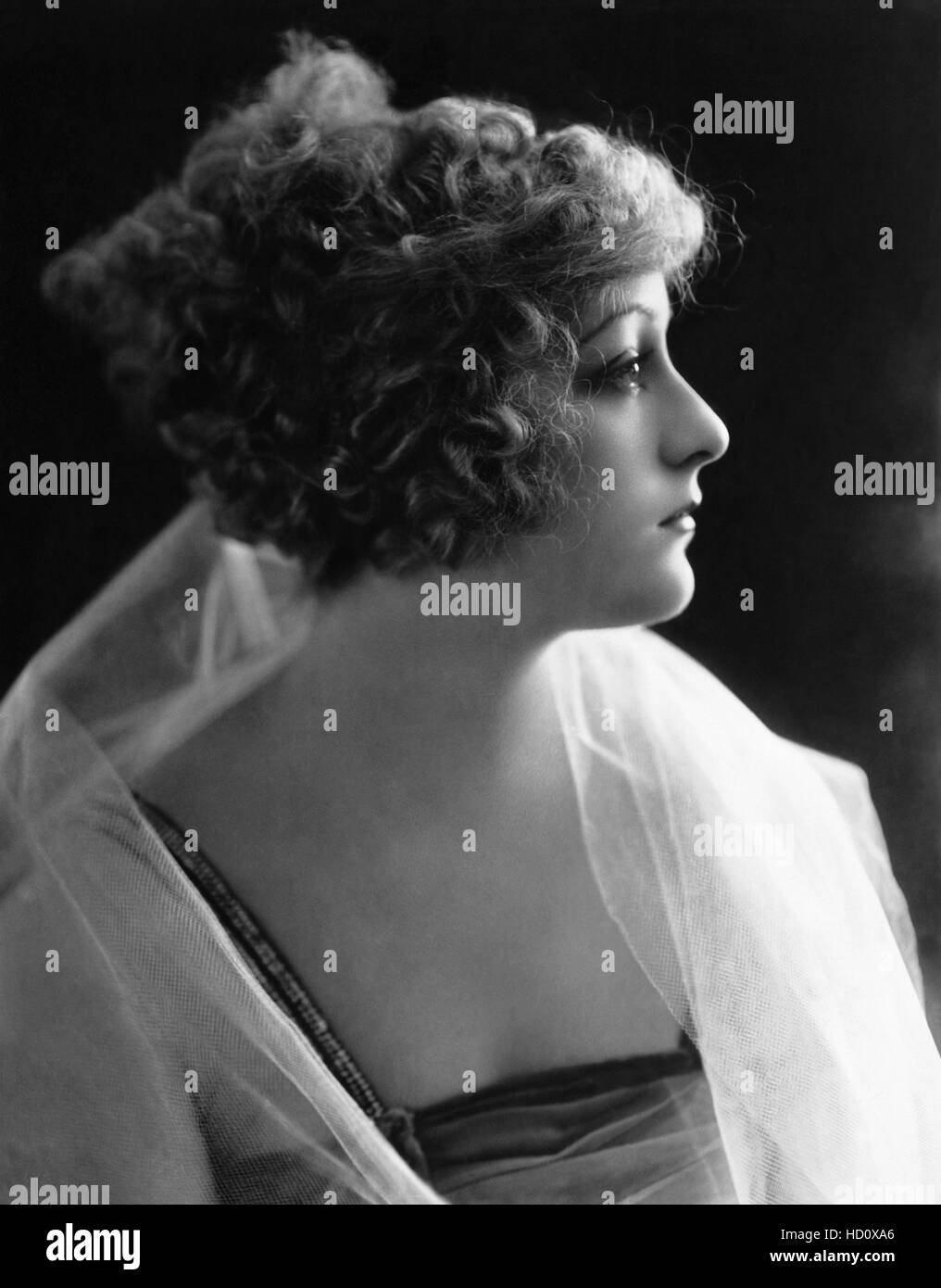 Silent movie actress Grace Darmond, 1918 Stock Photo - Alamy