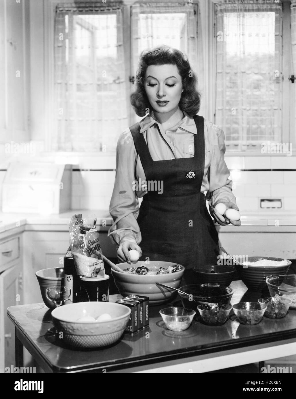 Greer Garson, making her great-grandmother's Old English Plum Pudding ...