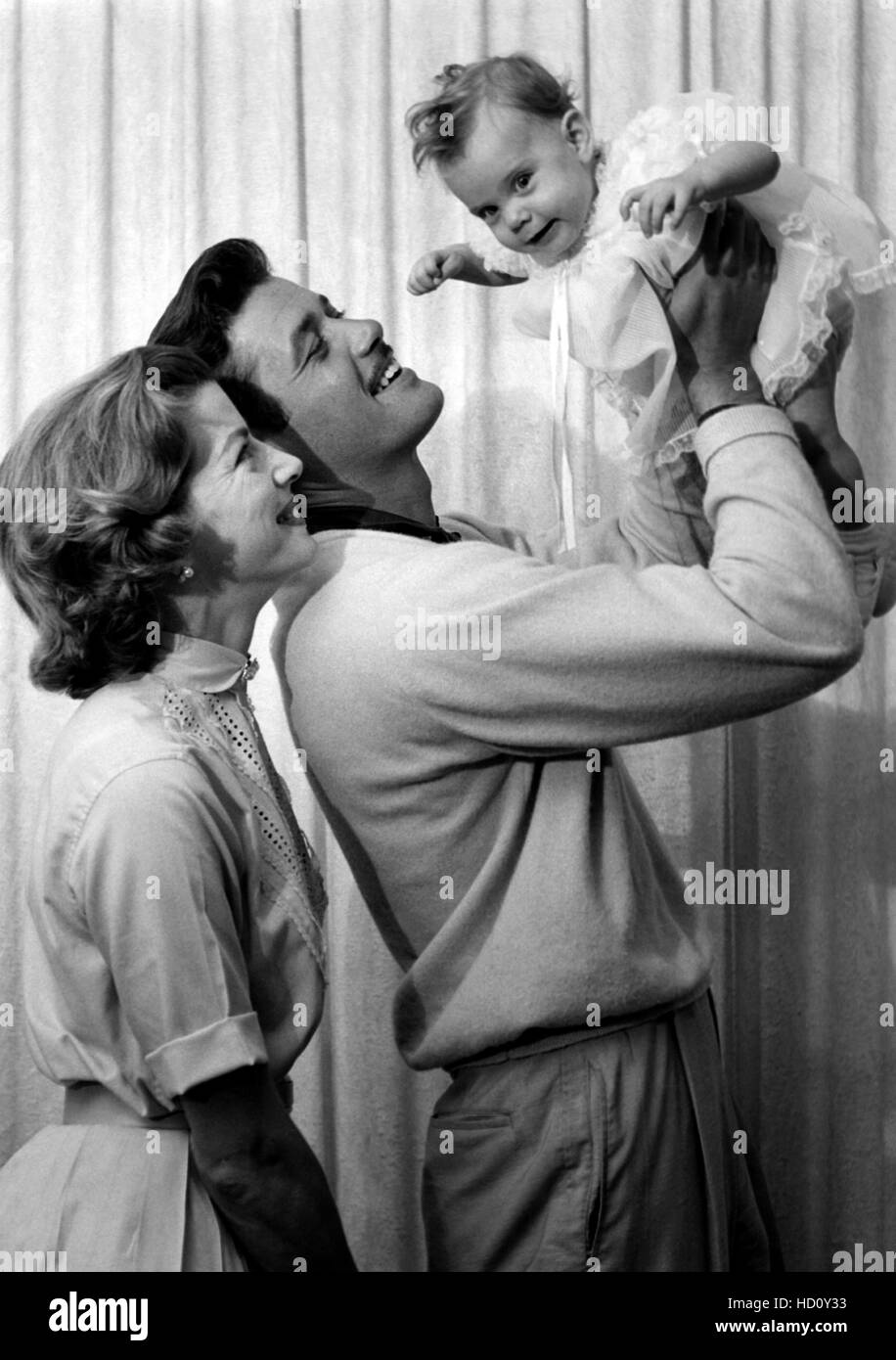 Guy Williams (center) with wife, Janice Cooper (left) and daughter ...