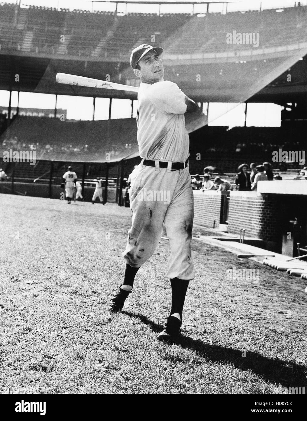 Hank Sauer, outfielder for the Chicago Cubs, Cincinnati Reds and other ...