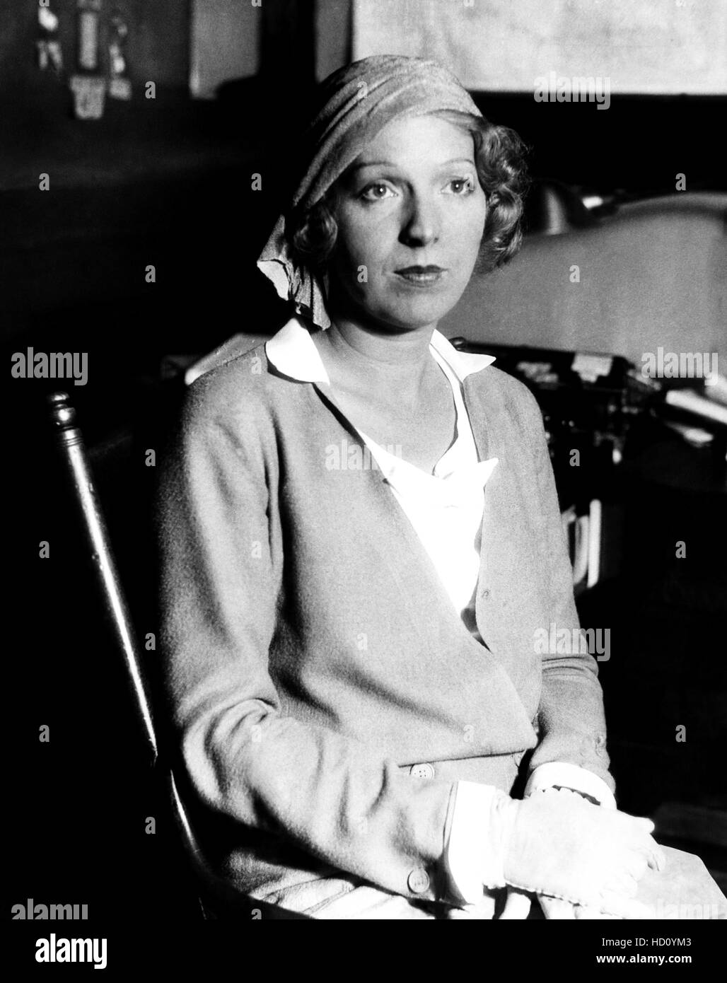 Ina Claire, at her Los Angeles divorce hearing from John Gilbert ...