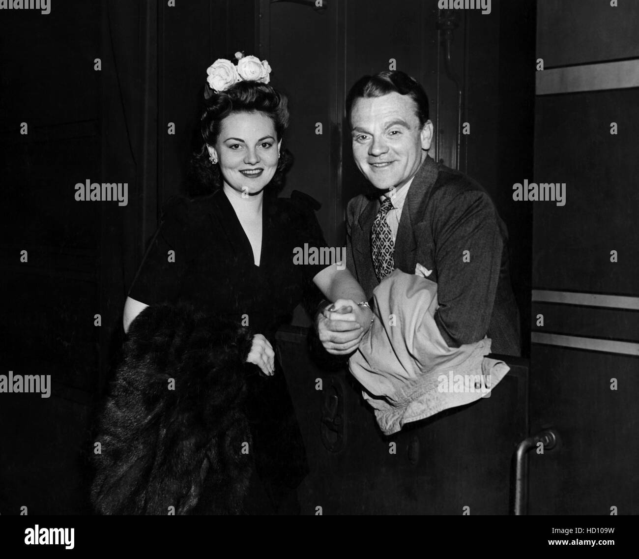 James Cagney meets sister Jeanne at train station in New York, 1943 ...