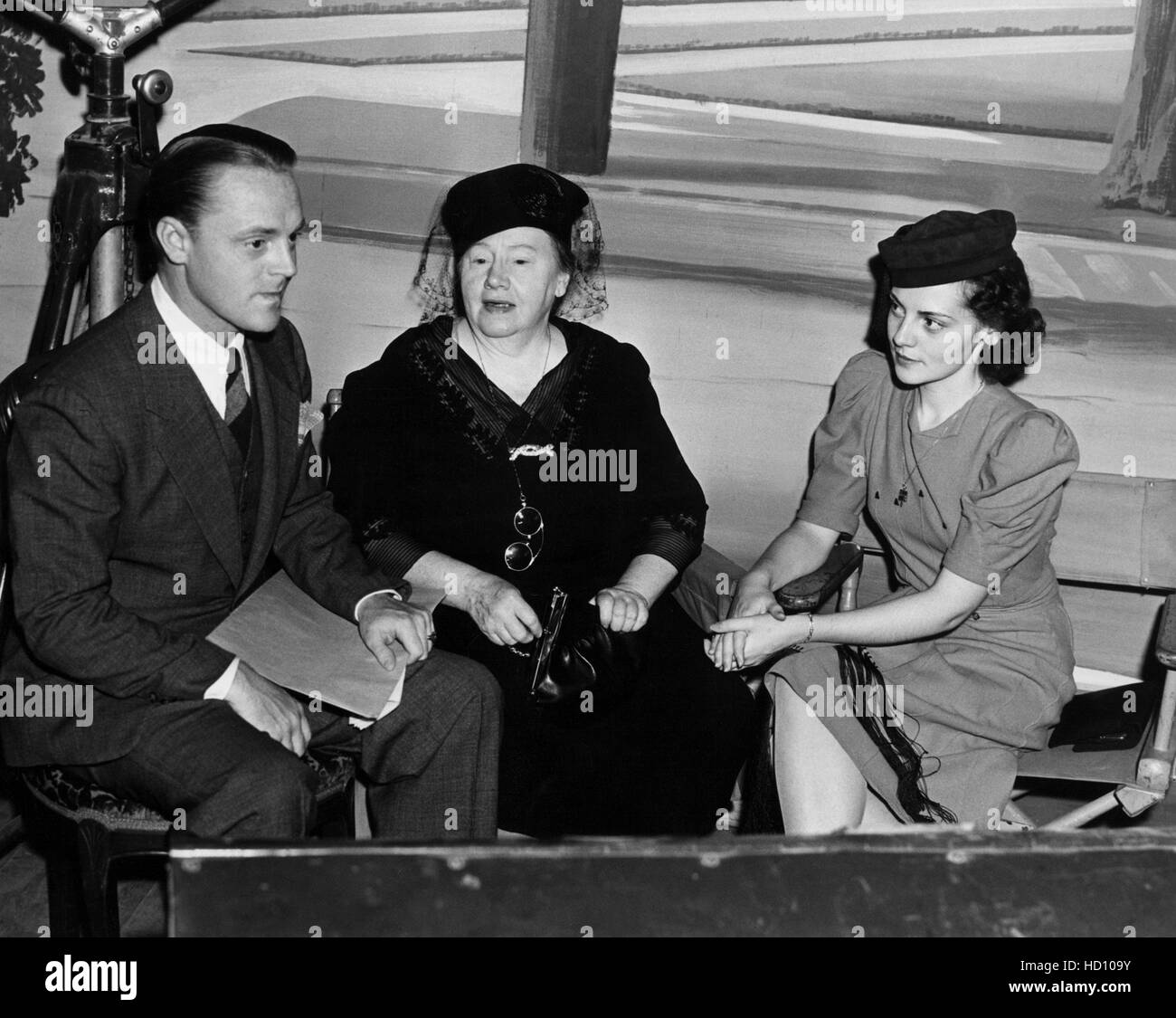 William Cagney, mother Carolyn, sister Jeanne Cagney, 1939, on set of ...