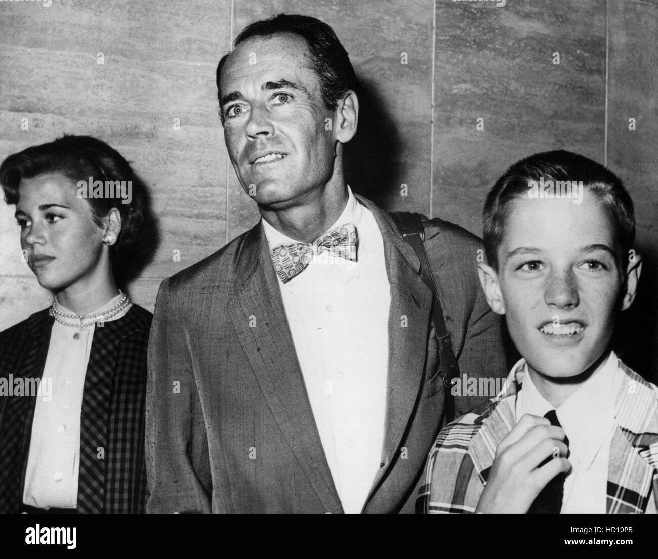 Jane fonda, henry fonda and peter fonda hi-res stock photography and ...