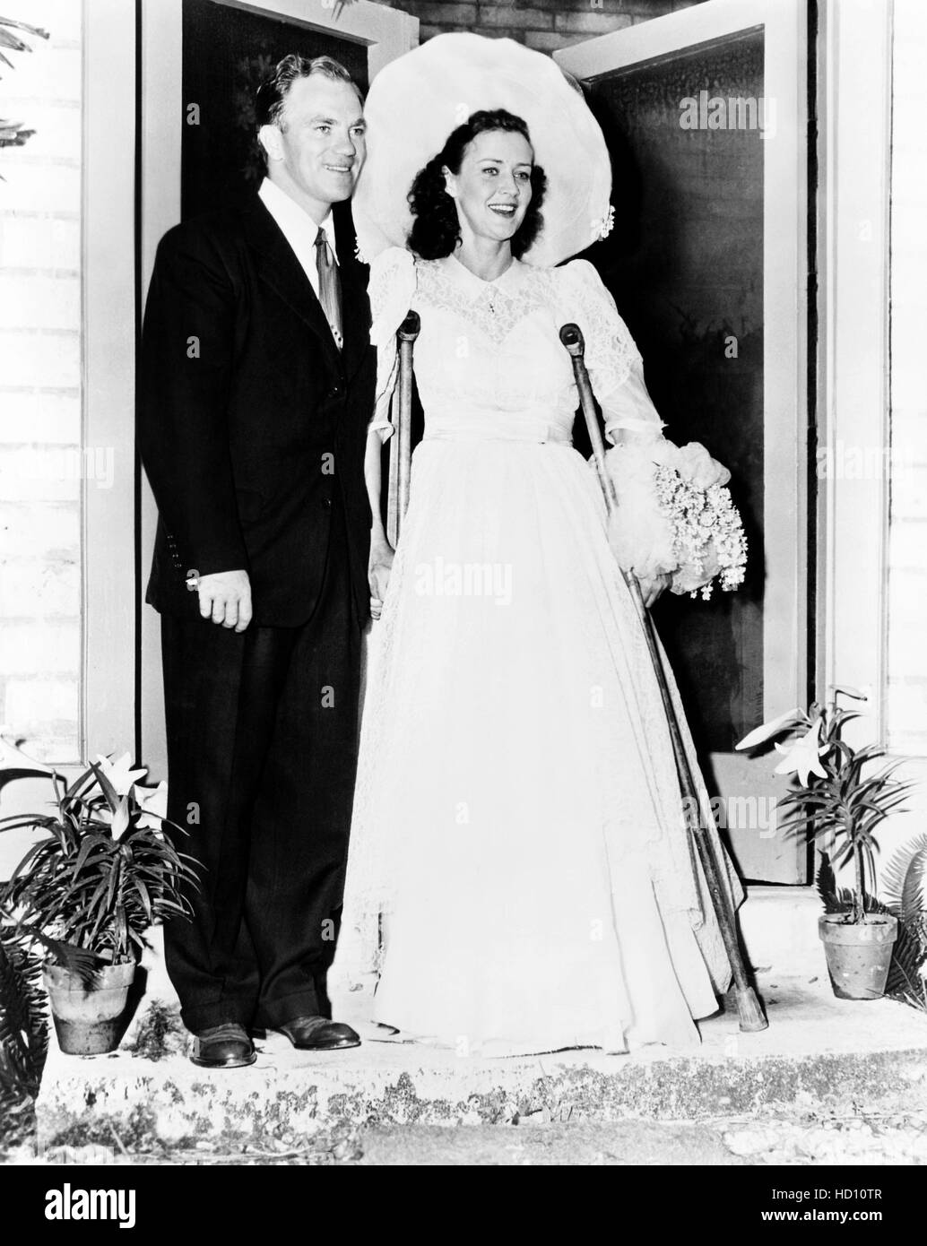 The March 1948 wedding of singer Jane Froman, right, and pilot John ...
