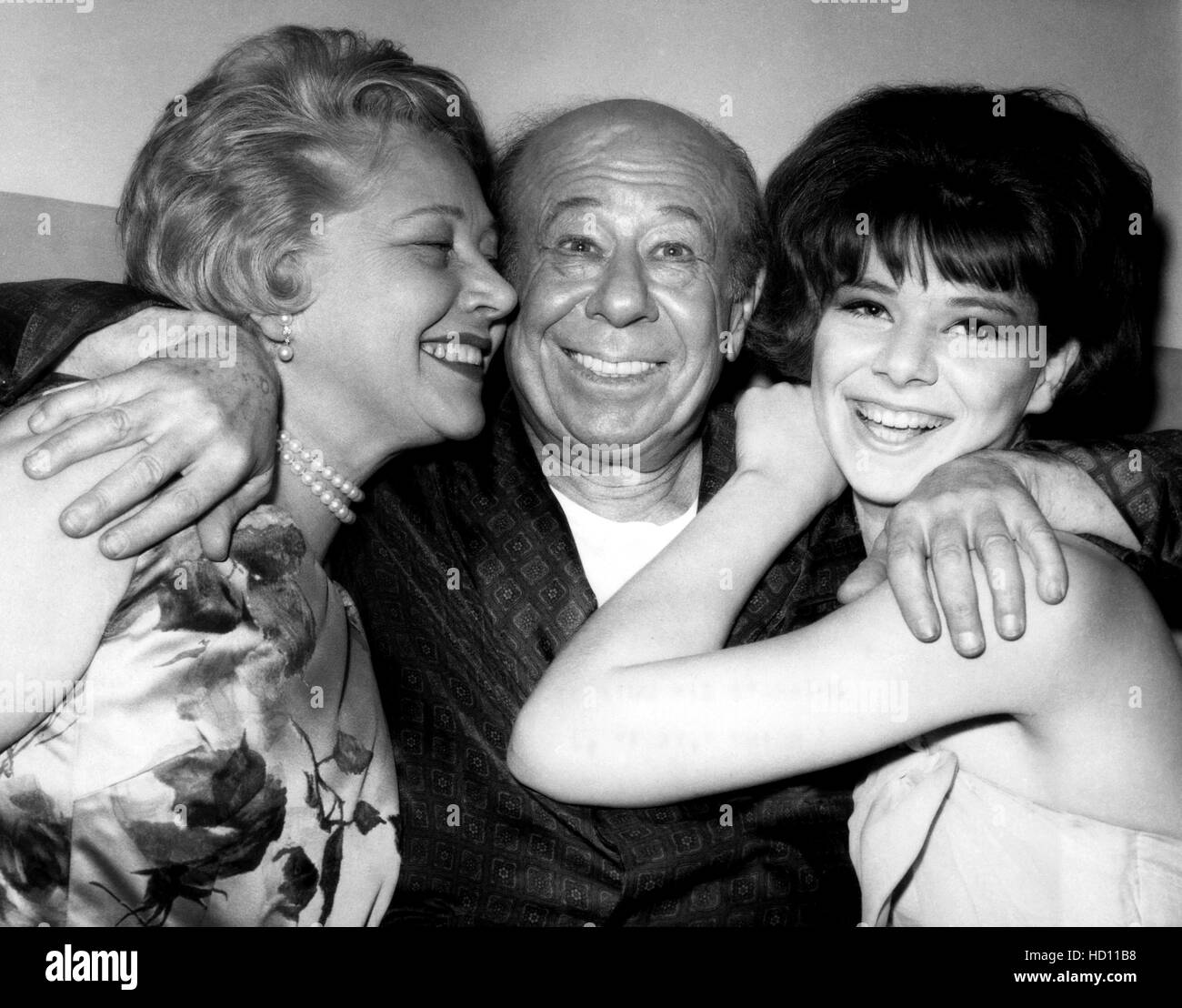 Bert Lahr (center) with his wife, Mildred Lahr (left) and daughter ...