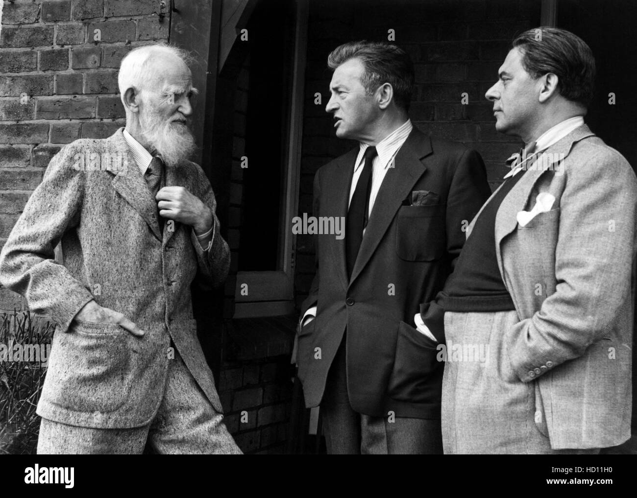 Bernard Shaw, Claude Rains, Gabriel Pascal, discuss CEASAR AND ...