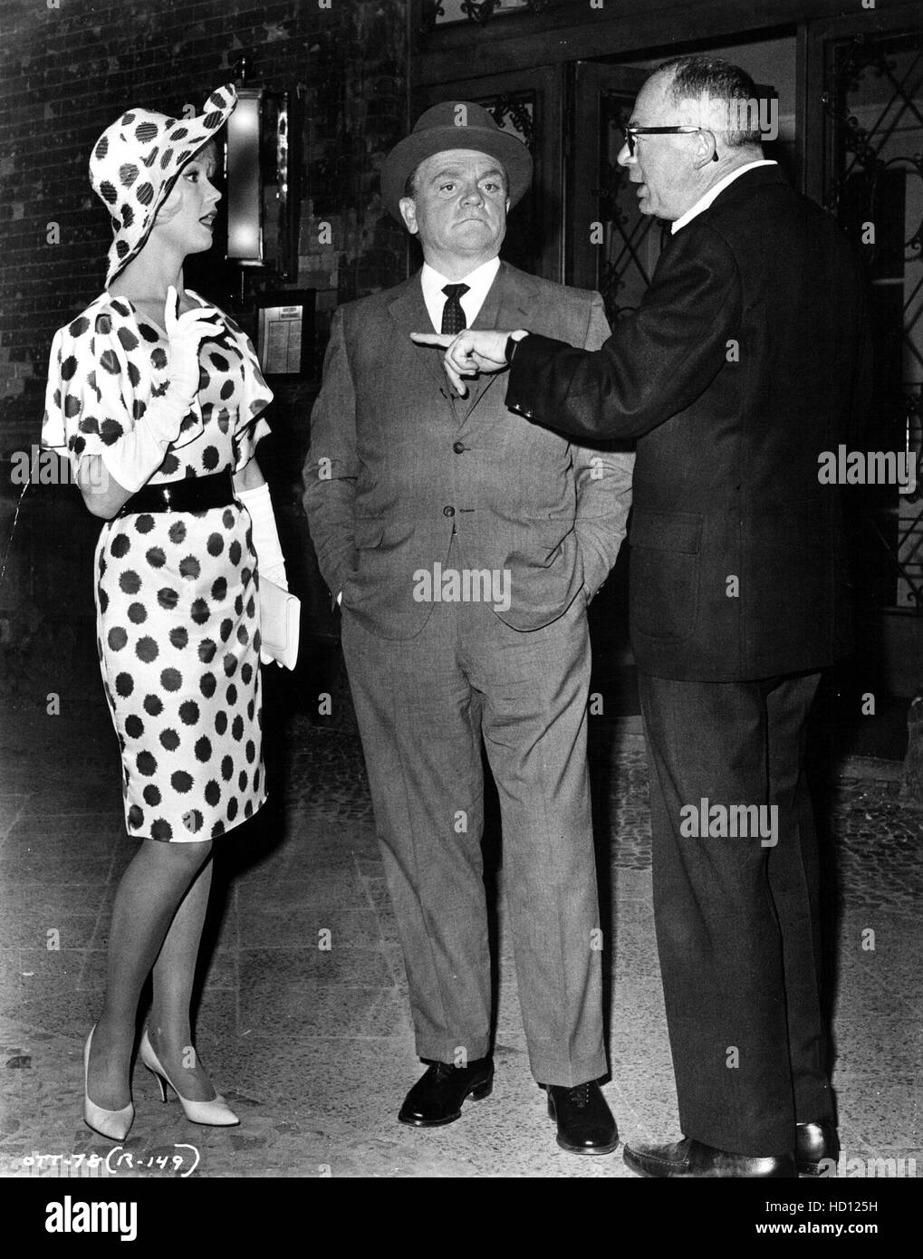 ONE TWO THREE, Lilo Pulver, James Cagney, director Billy Wilder on set ...