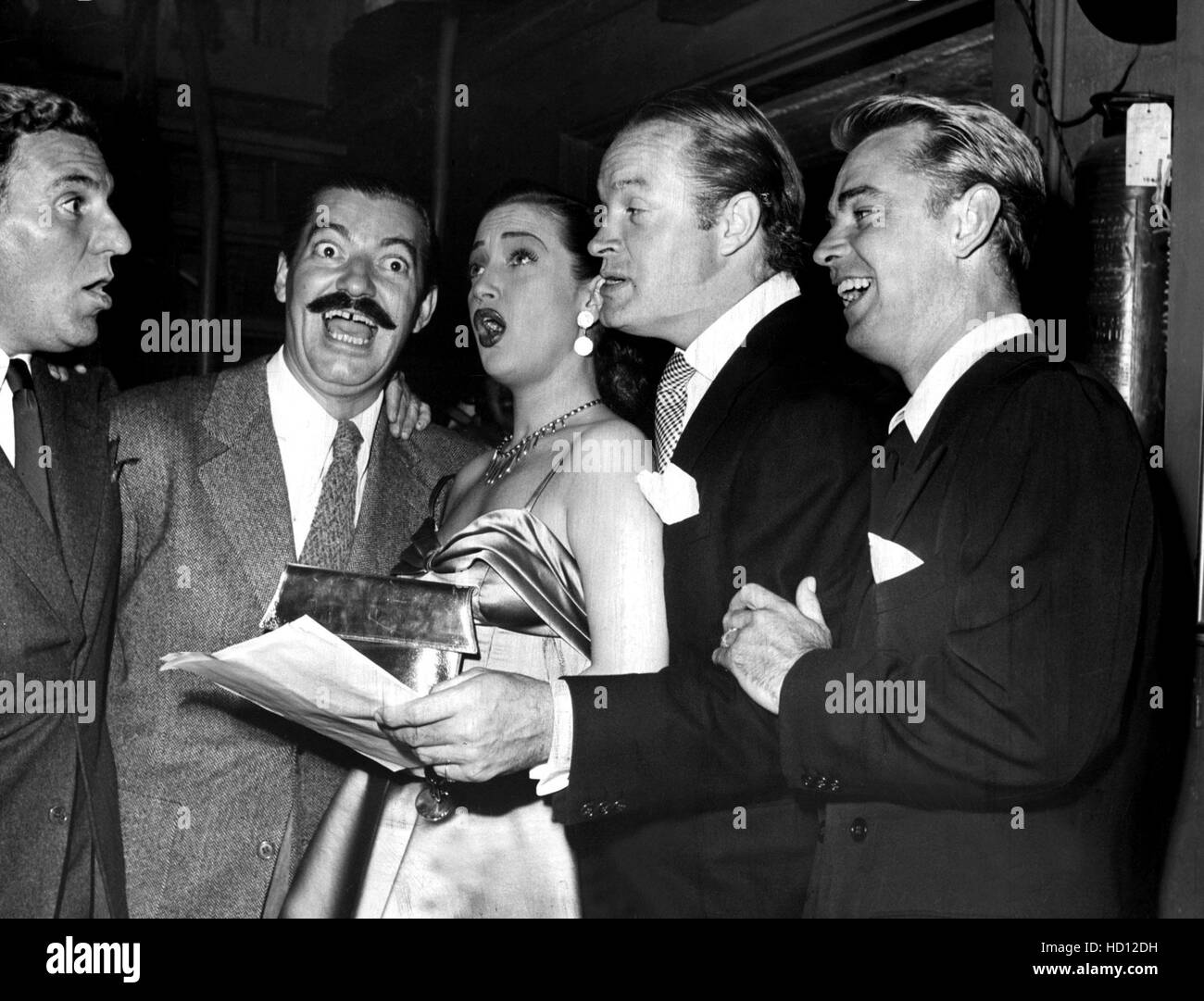 WILLIAM BENDIX, JERRY COLONNA, DOROTHY LAMOUR, BOB HOPE and ALAN LADD ...