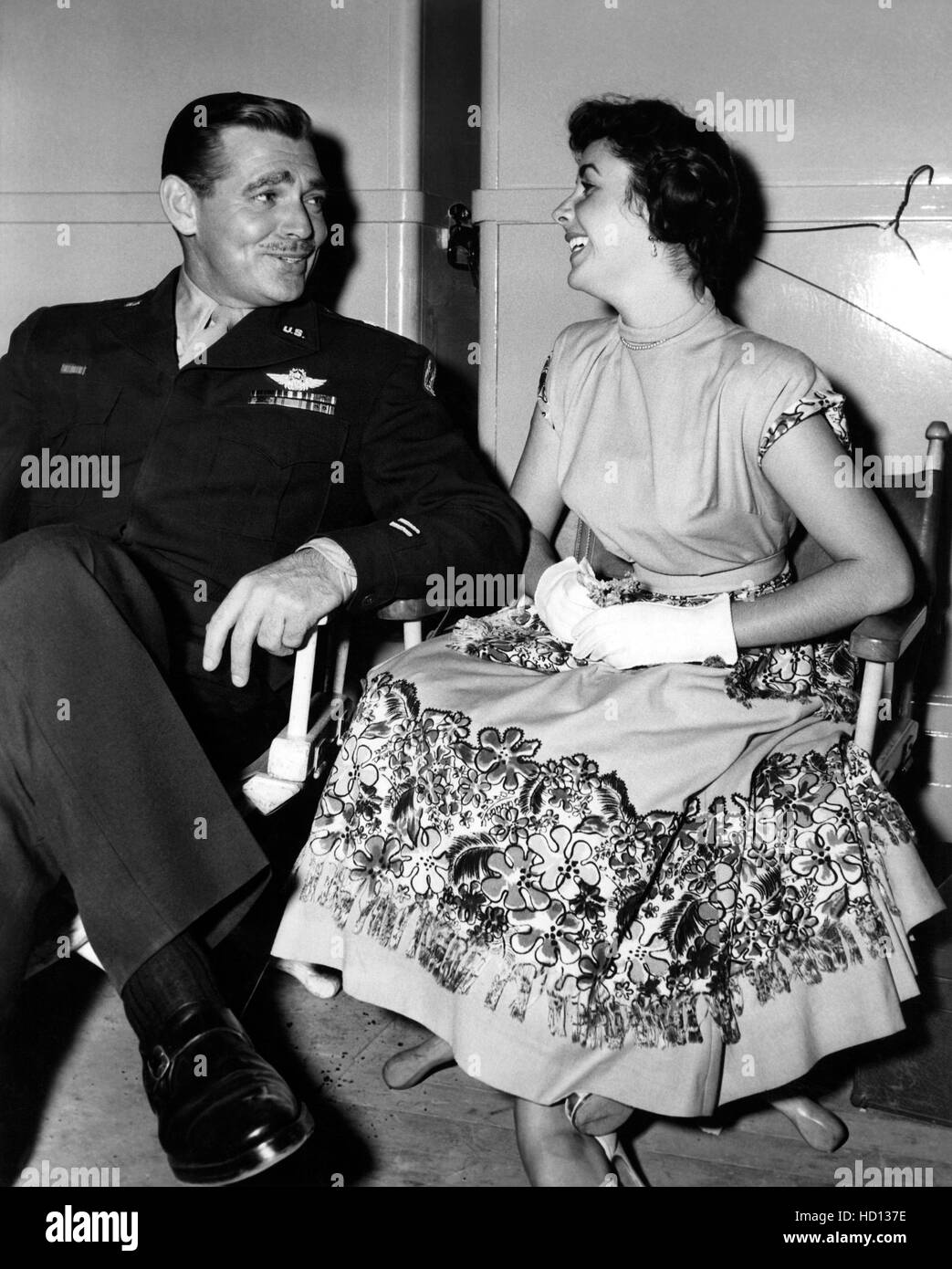 COMMAND DECISION, Clark Gable visited by Elizabeth Taylor on set, 1948 ...