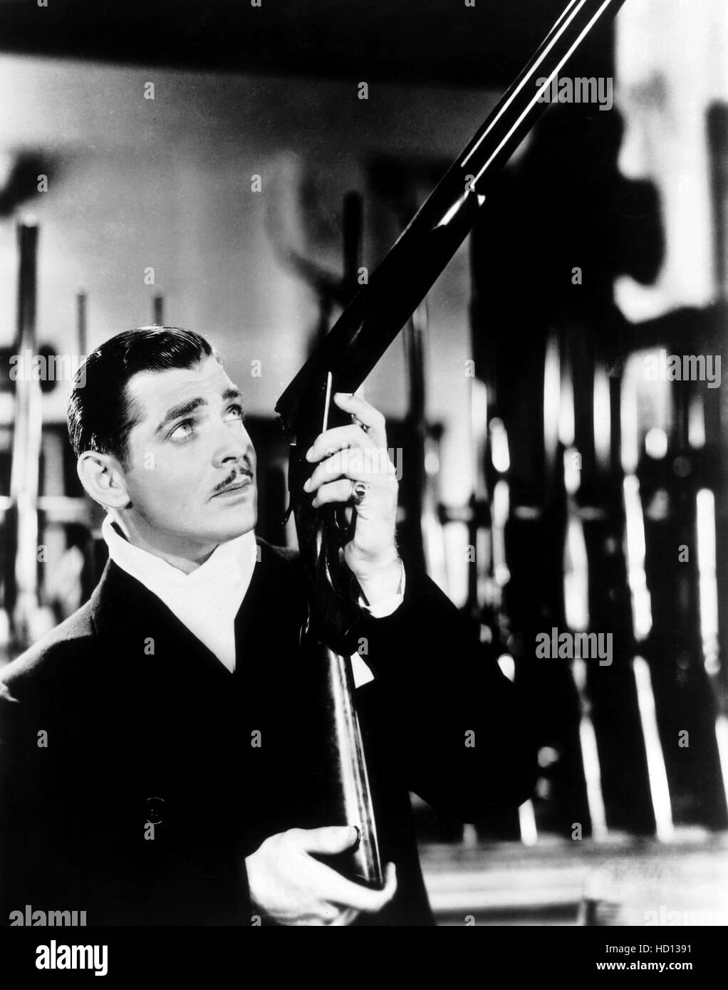 Rifle enthusiast Clark Gable, 1935 Stock Photo - Alamy
