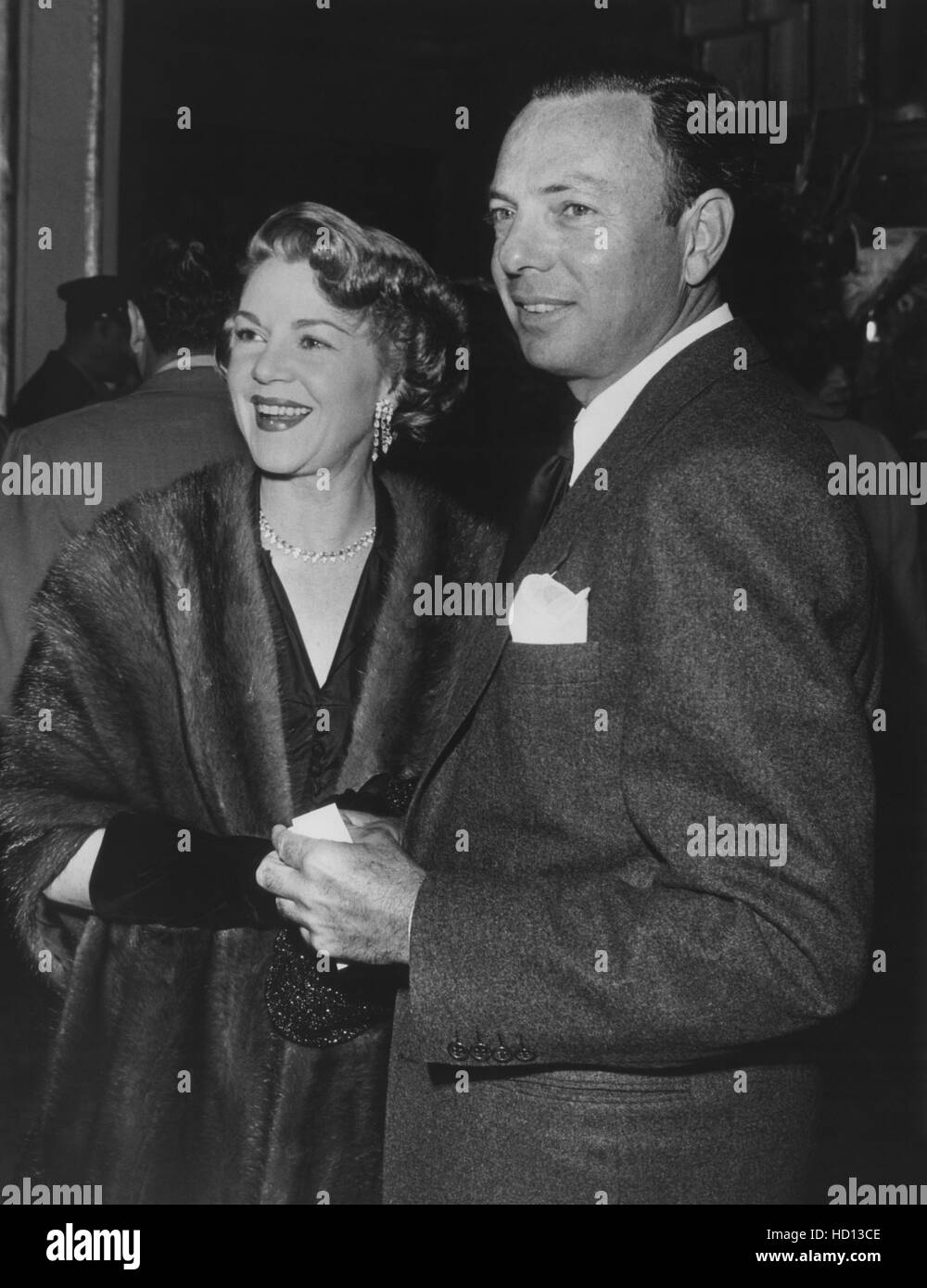 From left: Claire Trevor, Milton Bren at a press preview of THE MEN ...