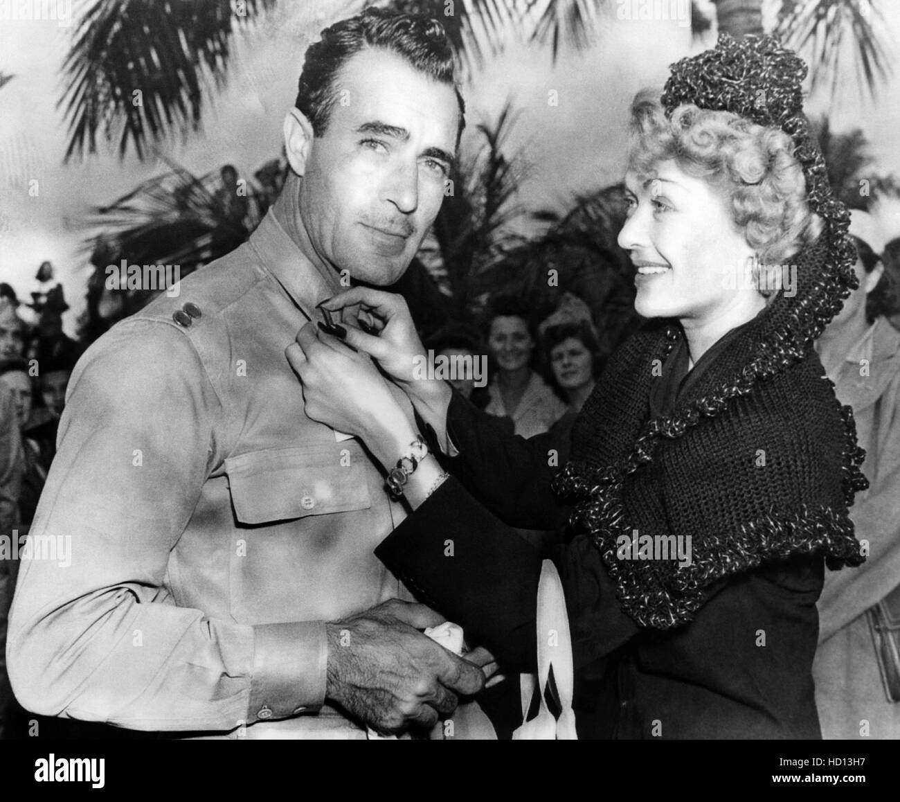 Constance Bennett and Gilbert Roland, 1943 Stock Photo - Alamy